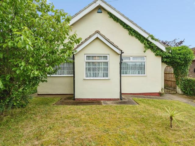3 bedroom detached bungalow for sale