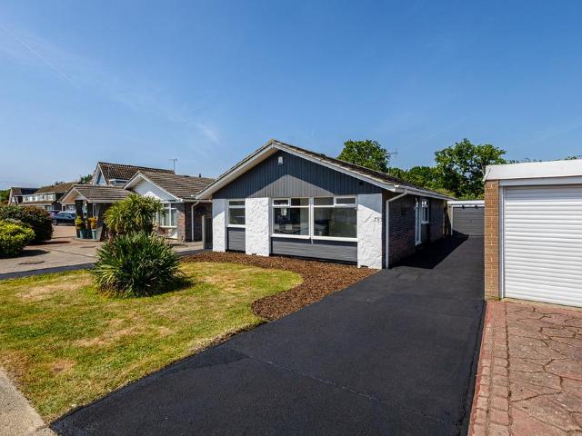 3 bedroom detached bungalow for sale
