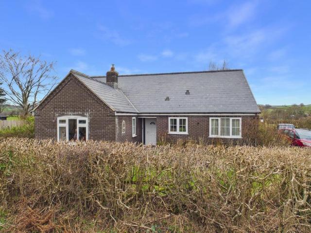 3 bedroom detached bungalow for sale