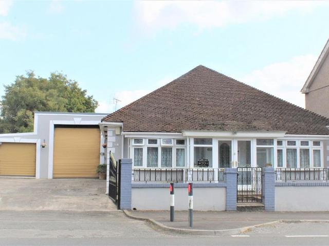 3 bedroom detached bungalow for sale