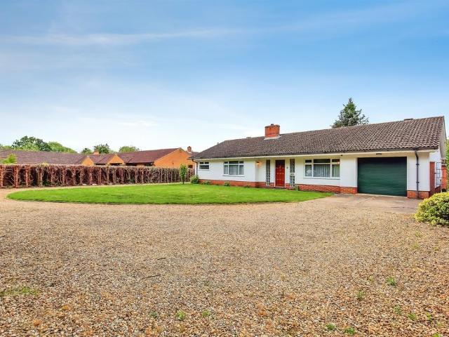 3 bedroom detached bungalow for sale