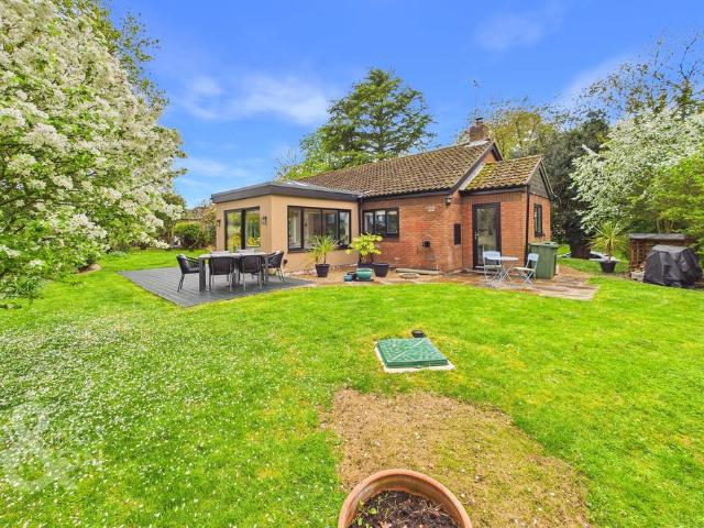 3 bedroom detached bungalow for sale
