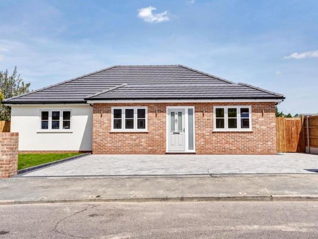 3 bedroom detached bungalow for sale