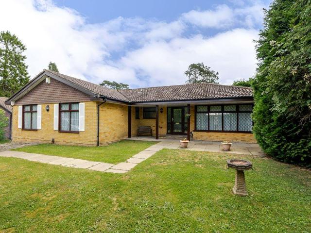 3 bedroom detached bungalow for sale