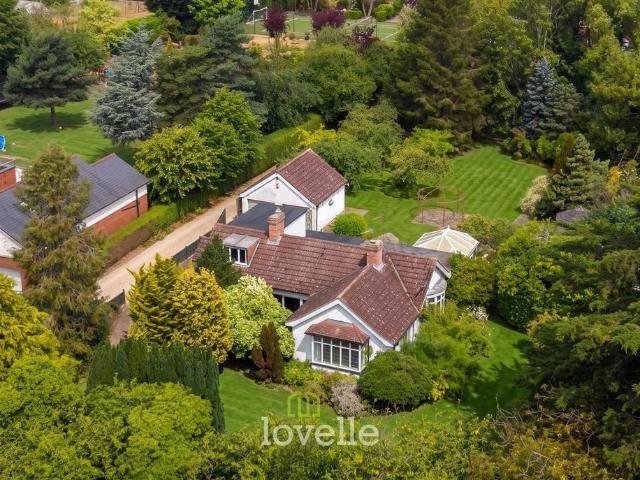 3 bedroom detached bungalow for sale