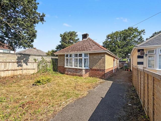 3 bedroom detached bungalow for sale