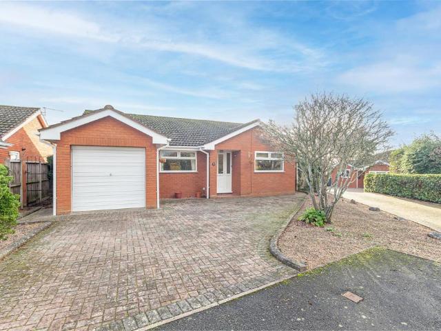 3 bedroom detached bungalow for sale