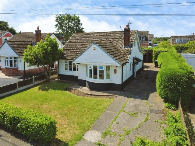 3 bedroom detached bungalow for sale