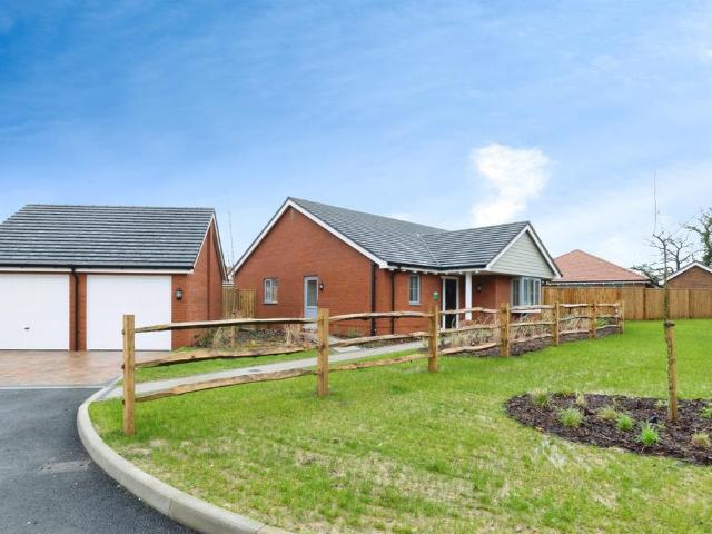 3 bedroom detached bungalow for sale
