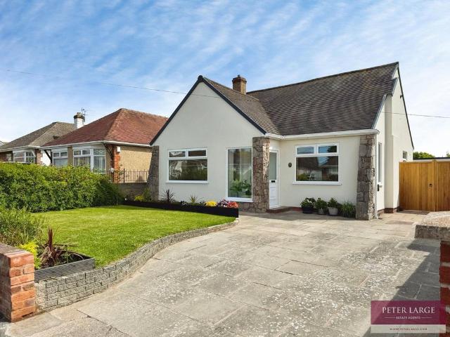 3 bedroom detached bungalow for sale