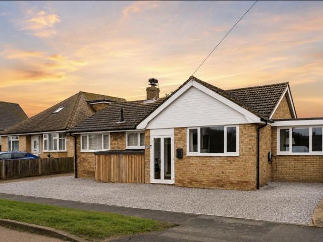 3 bedroom detached bungalow for sale