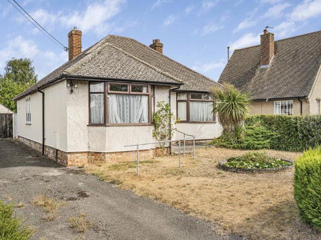 3 bedroom detached bungalow for sale