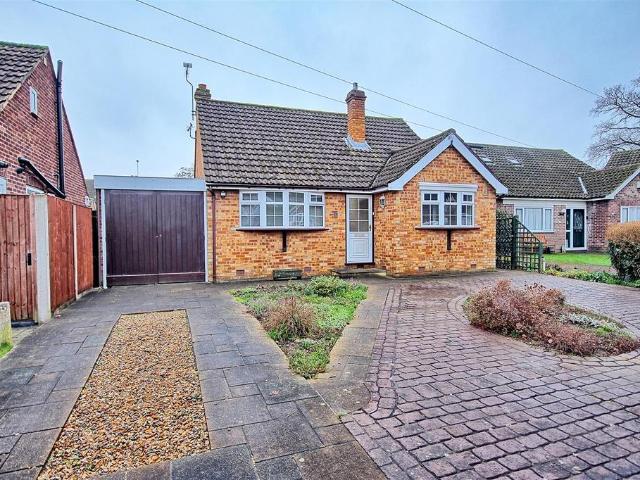3 bedroom detached bungalow for sale