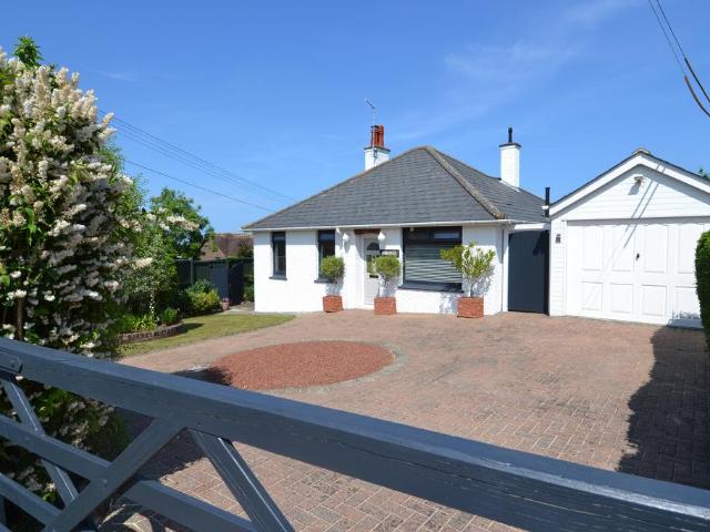 3 bedroom detached bungalow for sale
