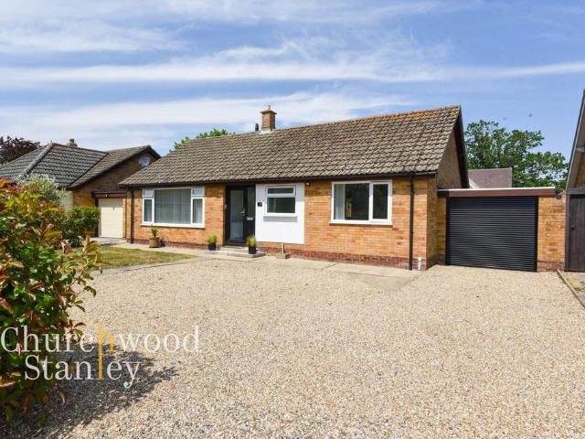 3 bedroom detached bungalow for sale