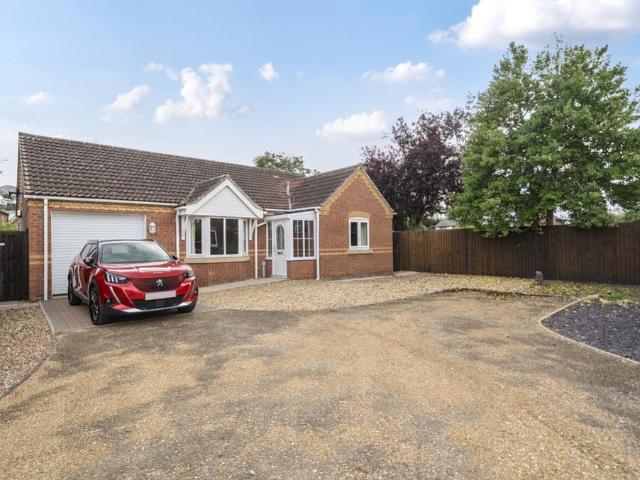 3 bedroom detached bungalow for sale