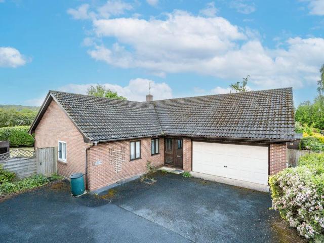 3 bedroom detached bungalow for sale