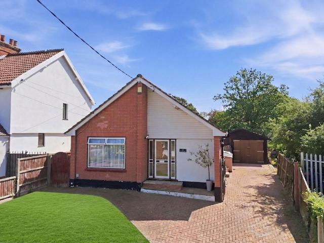3 bedroom detached bungalow for sale