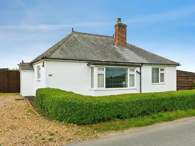 3 bedroom detached bungalow for sale