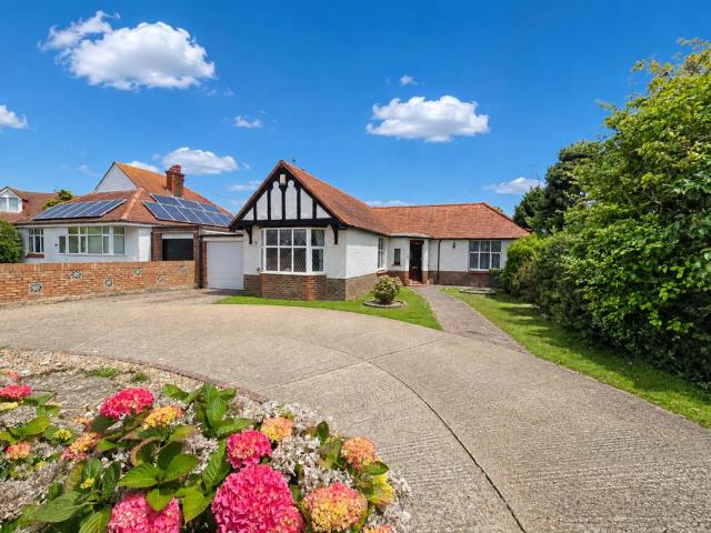 3 bedroom detached bungalow for sale