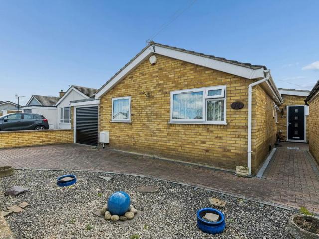 3 bedroom detached bungalow for sale