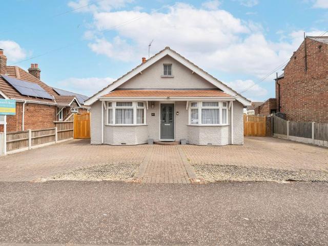 3 bedroom detached bungalow for sale
