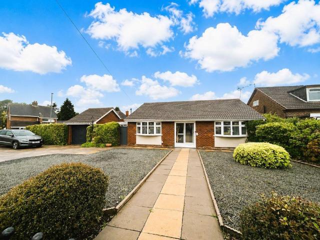 3 bedroom detached bungalow for sale