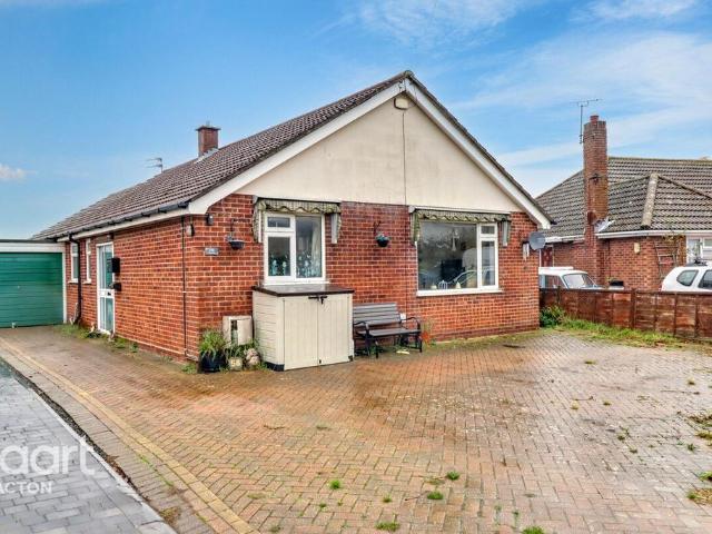 3 bedroom detached bungalow for sale