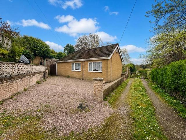3 bedroom detached bungalow for sale