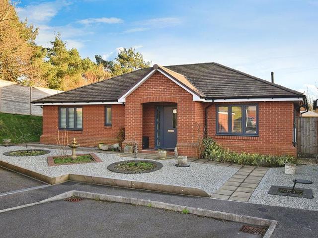 3 bedroom detached bungalow for sale