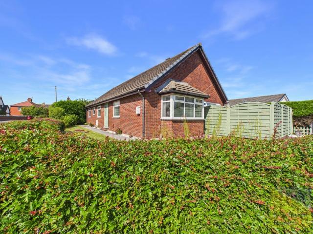 3 bedroom detached bungalow for sale