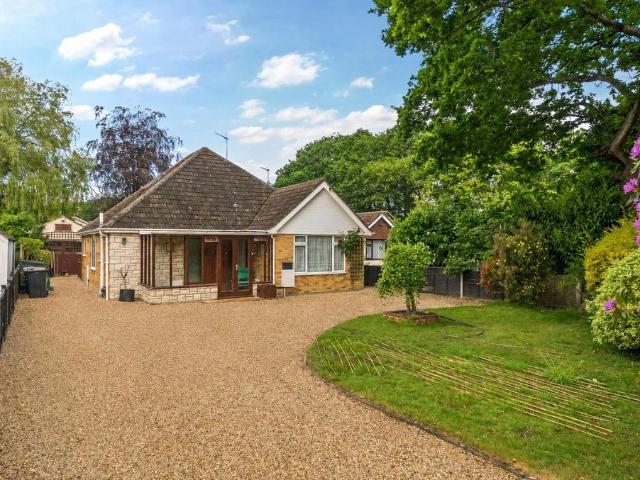 3 bedroom detached bungalow for sale