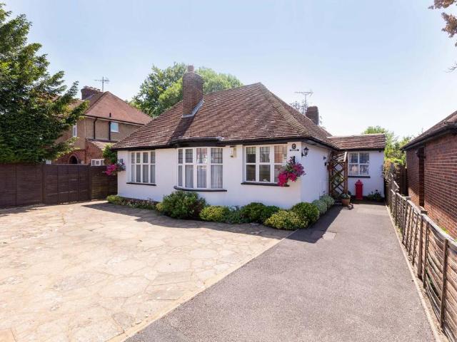 3 bedroom detached bungalow for sale