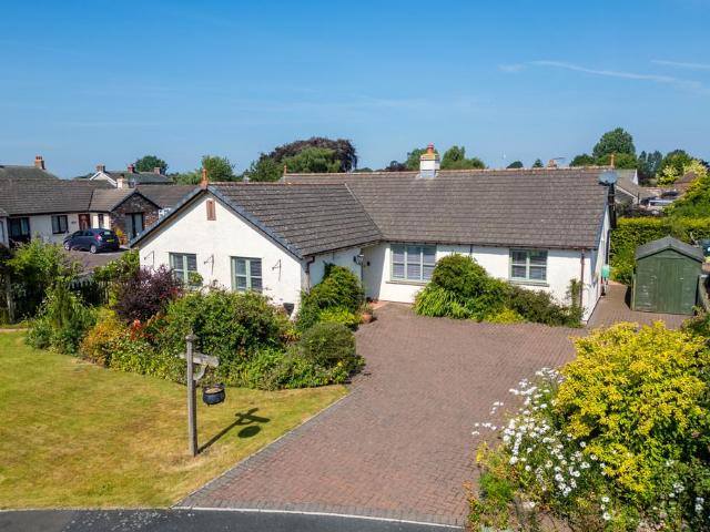 3 bedroom detached bungalow for sale