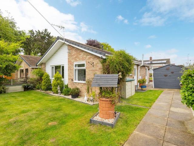3 bedroom detached bungalow for sale