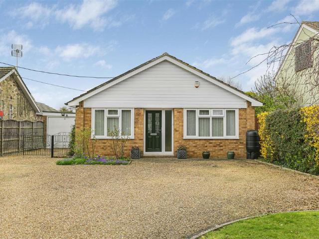 3 bedroom detached bungalow for sale