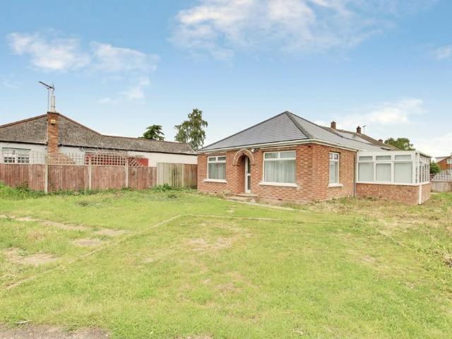 3 bedroom detached bungalow for sale