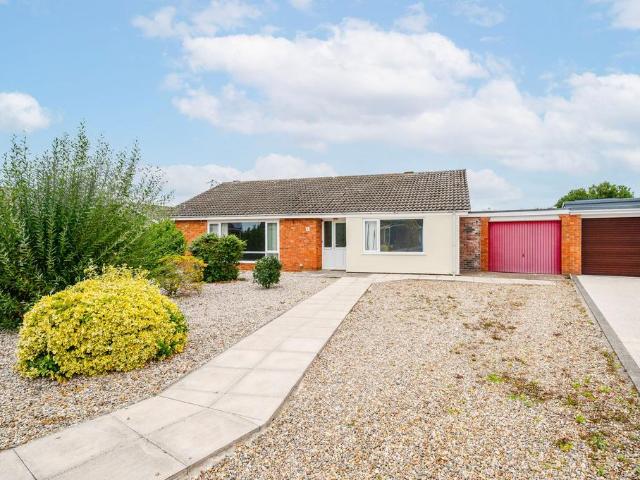 3 bedroom detached bungalow for sale
