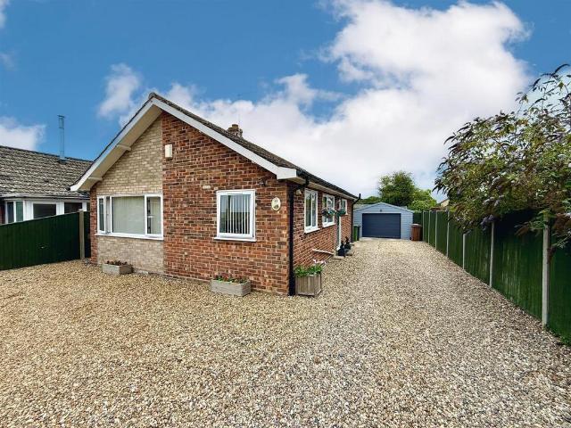 3 bedroom detached bungalow for sale