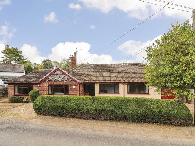 3 bedroom detached bungalow for sale
