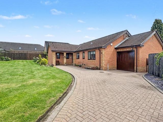 3 bedroom detached bungalow for sale