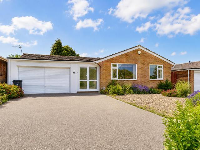 3 bedroom detached bungalow for sale