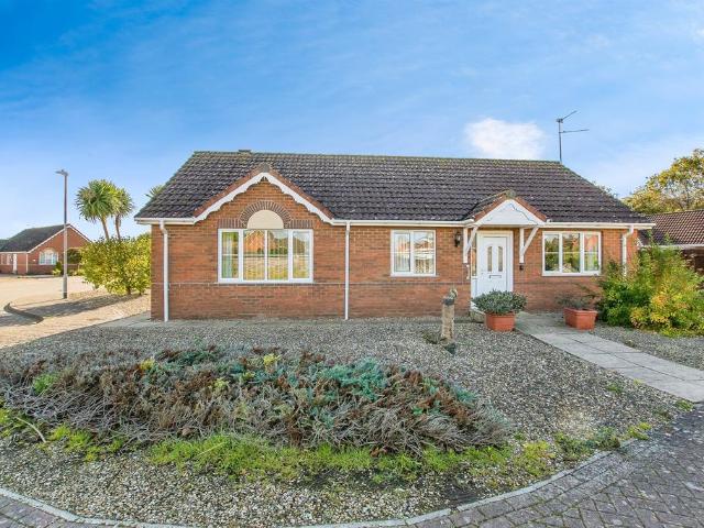 3 bedroom detached bungalow for sale