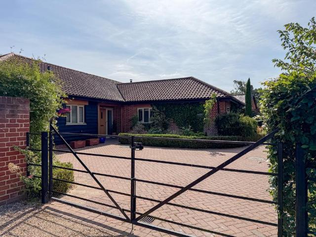 3 bedroom detached bungalow for sale