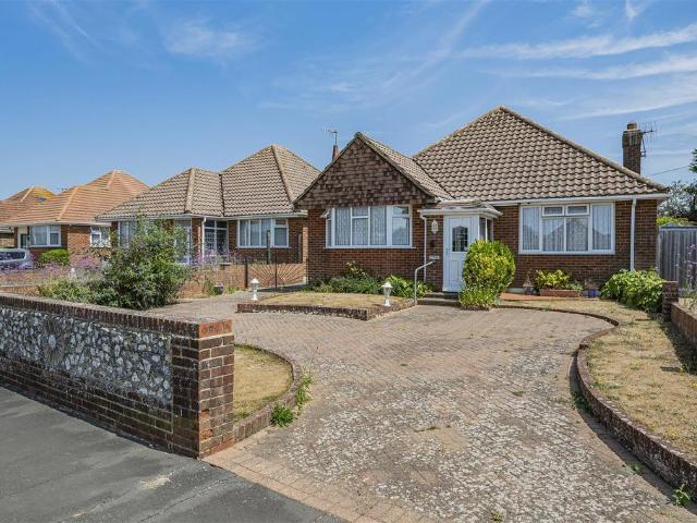 3 bedroom detached bungalow for sale