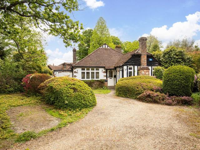 3 bedroom detached bungalow for sale