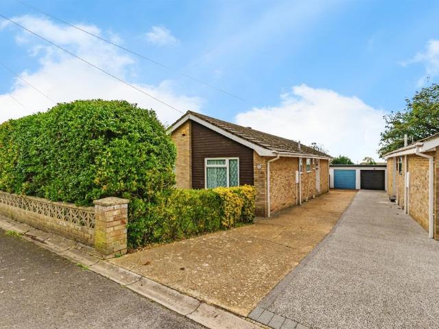 3 bedroom detached bungalow for sale