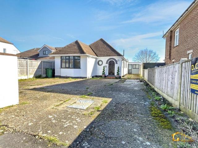 3 bedroom detached bungalow for sale