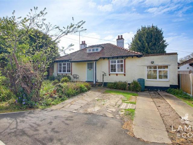 3 bedroom detached bungalow for sale