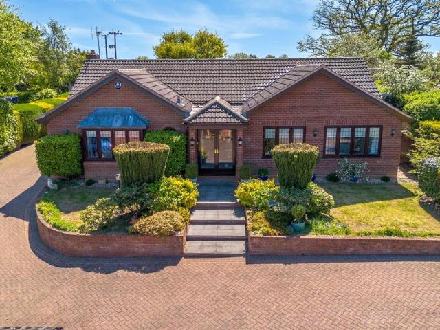 3 bedroom detached bungalow for sale
